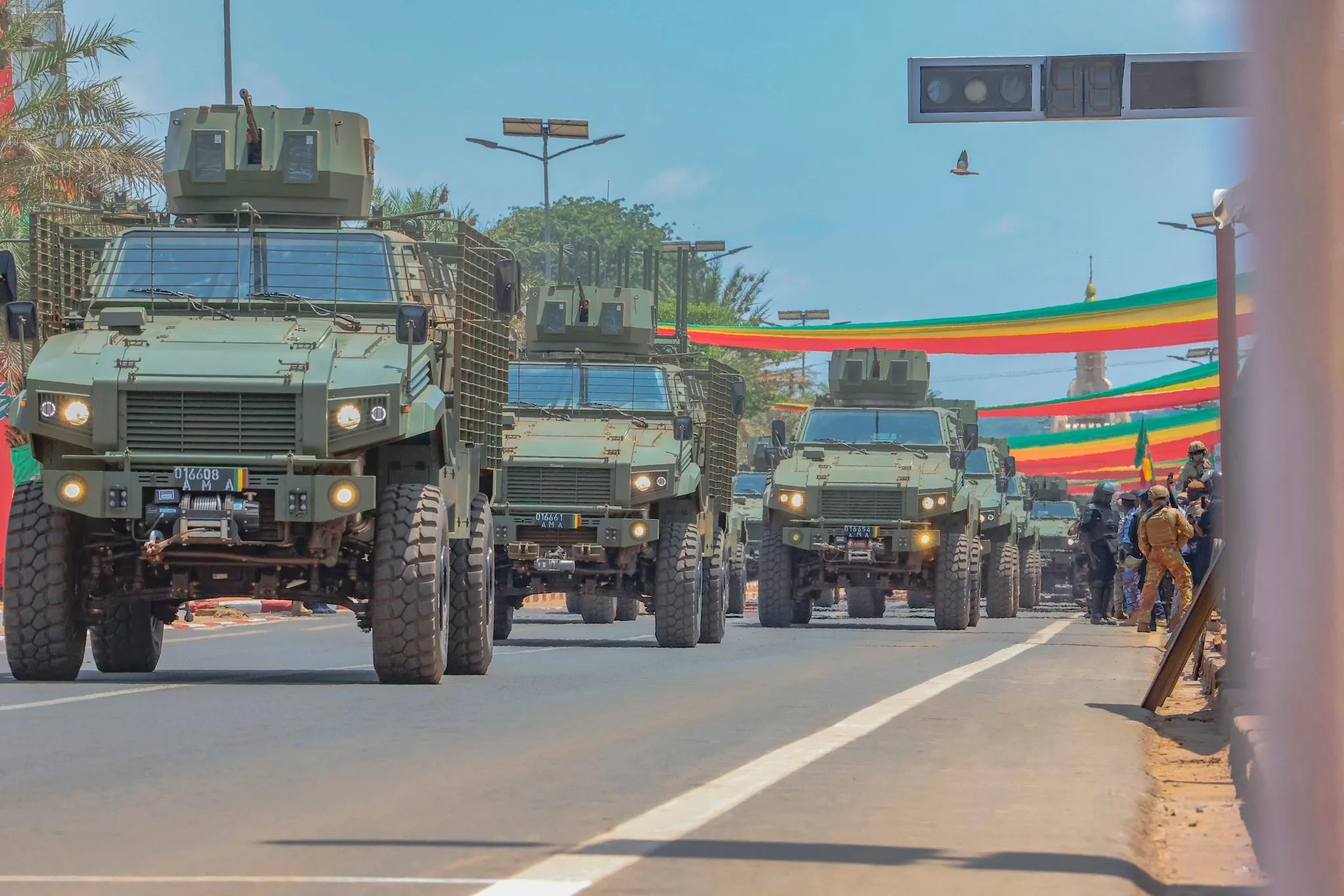 Le défilé de la fête nationale du Mali met en lumière la coopération ...